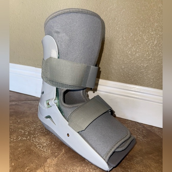 Aircast | Other | Preowned Aircast Boot Medium Short Pneumatic Ankle ...